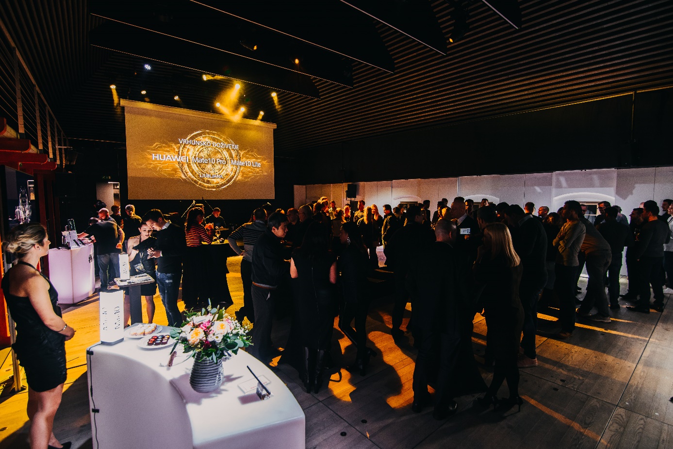 PREMIERA: LEPOTEC ALI ZVER - Caelle