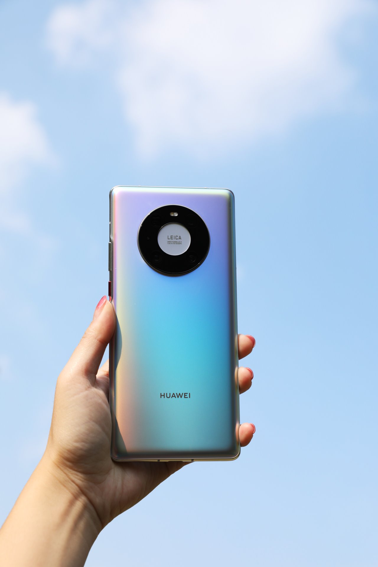 Spoznajte najbolj zelen telefon Huaweia doslej - Caelle